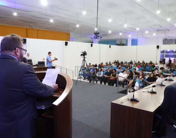 Feira tem lançamento de livro e apresentações - Douranews