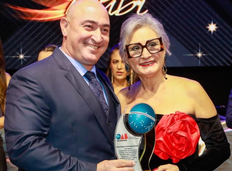 Primeira mulher eleita, Edna Bonelli assume a OAB Dourados - Douranews